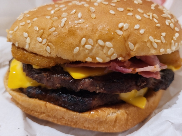 Het Texas Bacon Lover menu maakt een triomfantelijke comeback - Snacknieuws